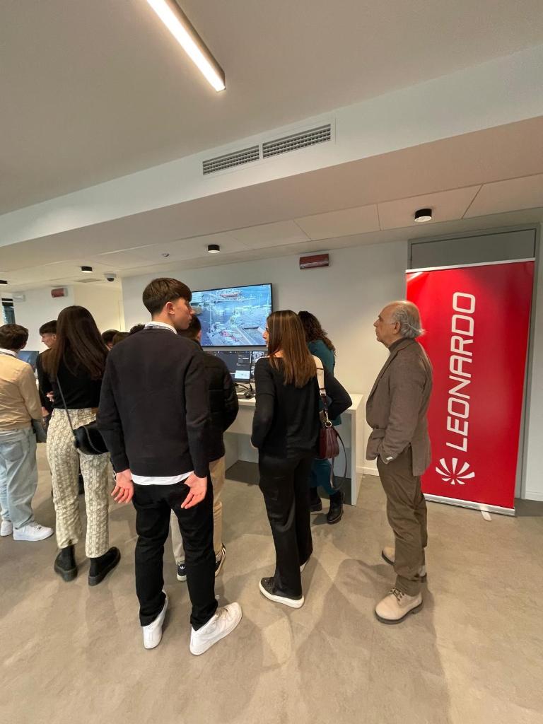 Liceo digitale, in aula con Leonardo | Leonardo